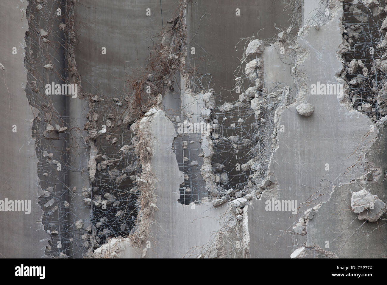 Concrete building demolition hi-res stock photography and images - Alamy