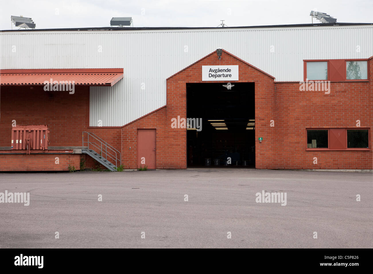 Cargo terminal hi-res stock photography and images - Alamy