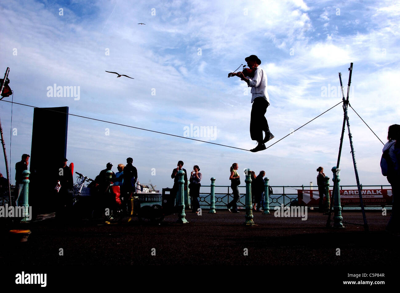 Tight rope act hi-res stock photography and images - Alamy
