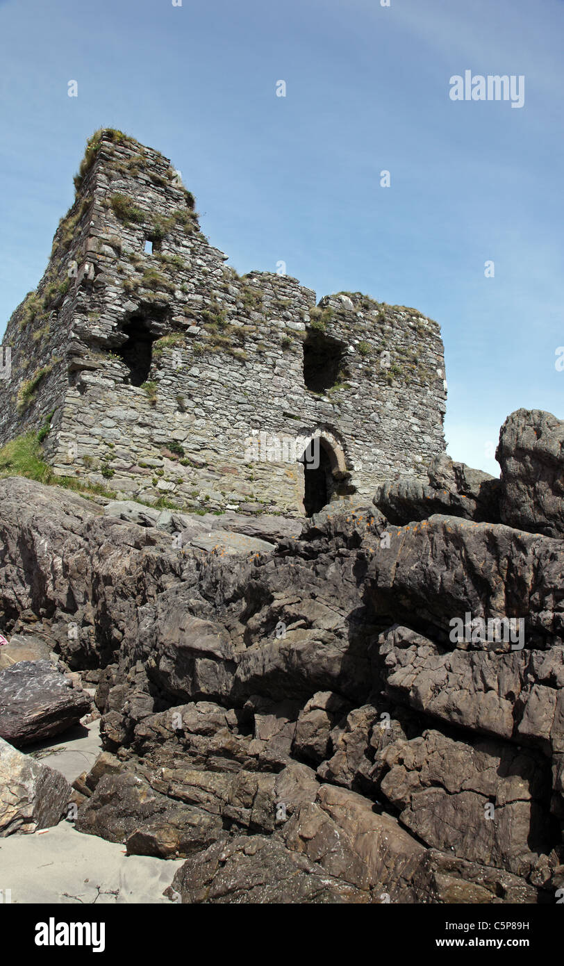 McCarthys Castle, Ballinskelligs beach, Co Kerry, Ireland Stock Photo ...