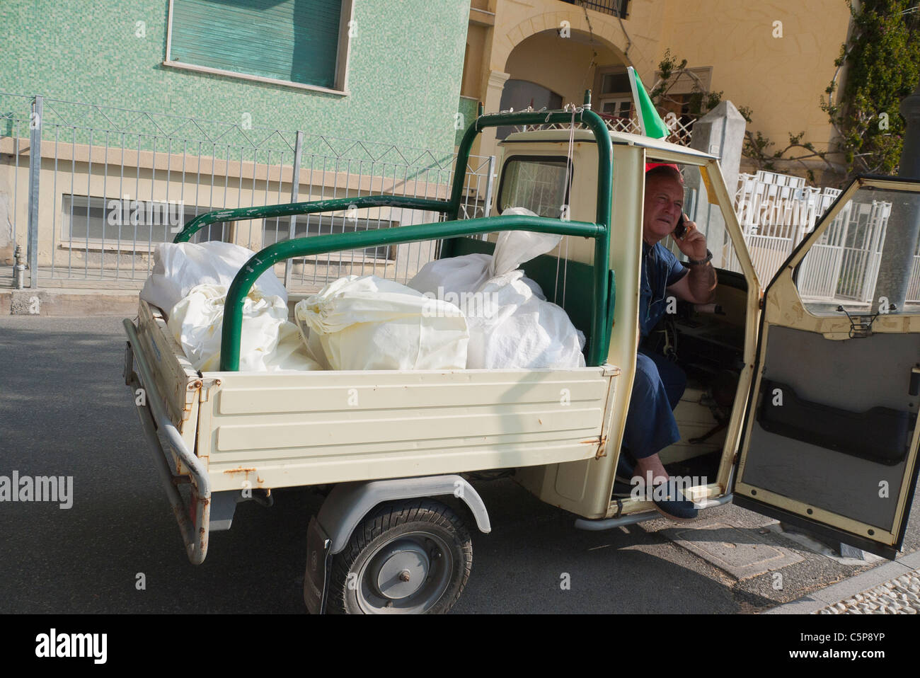 Seater ape50 ape 50 hi-res stock photography and images - Alamy