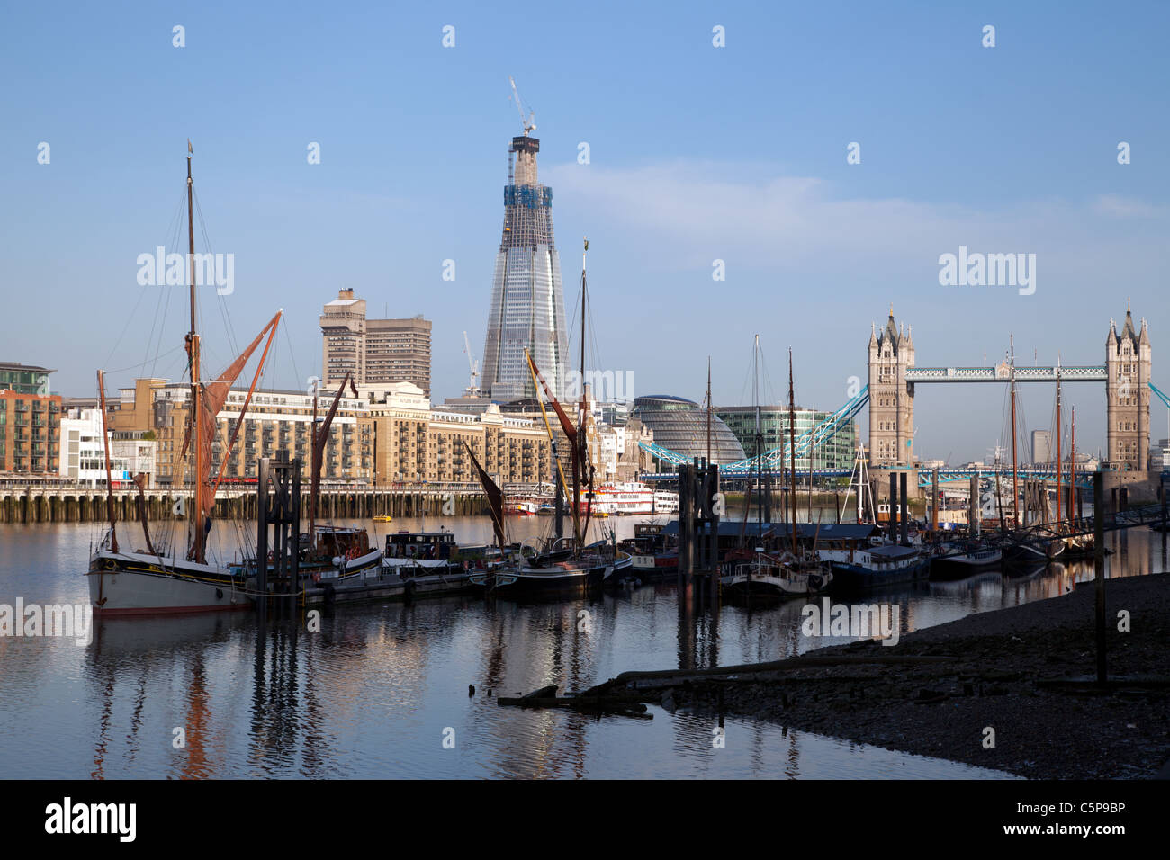 The shard and tower bridge hi-res stock photography and images - Alamy