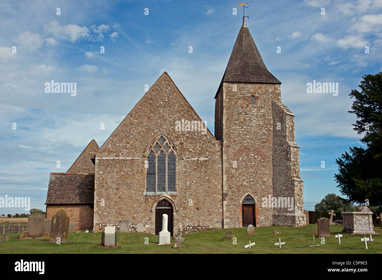 Old romney church kent hi-res stock photography and images - Alamy