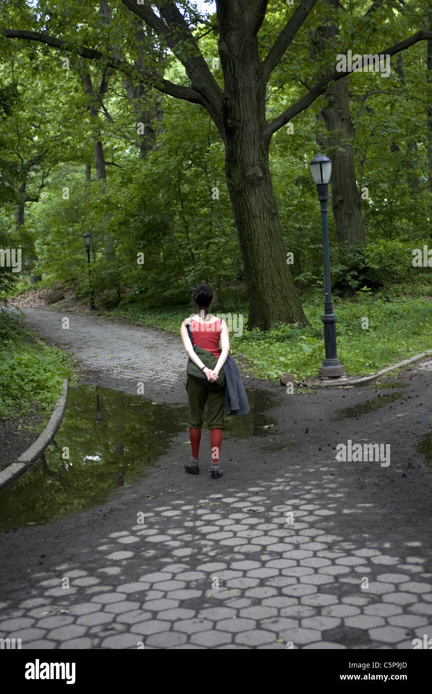 Women walking alone hi-res stock photography and images - Alamy