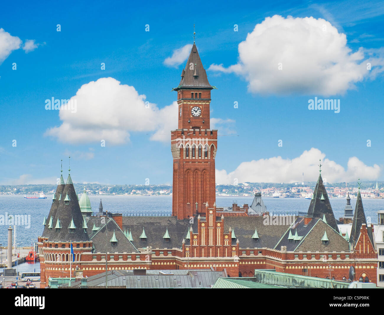 Castellated gothic architecture hi-res stock photography and images - Alamy