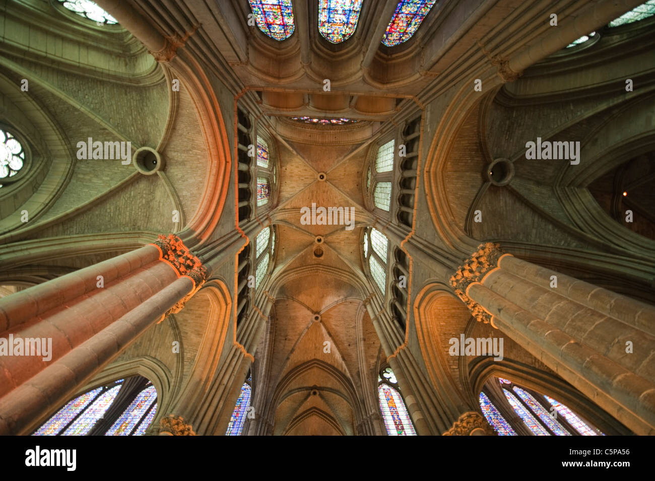 Reims Cathedral interior view with ribbed vaulting Stock Photo - Alamy