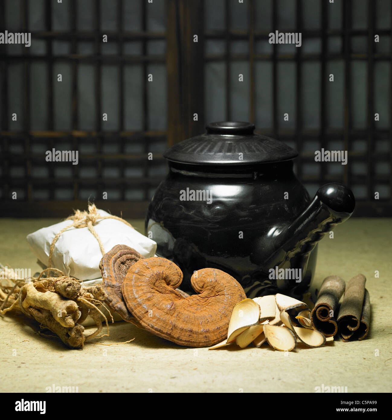 Medicinal herbs and earthen pot Stock Photo - Alamy