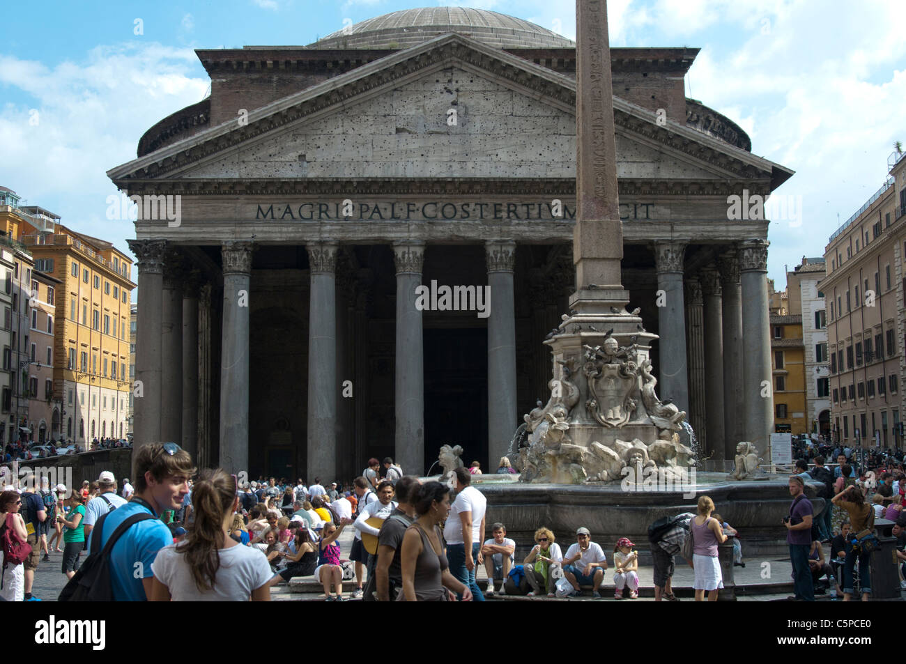 Outside the Pantheon in Rome Stock Photo - Alamy