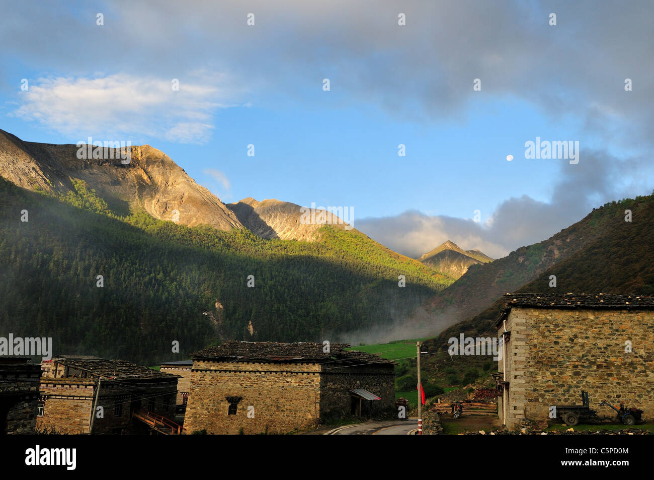 Yading village hi-res stock photography and images - Alamy