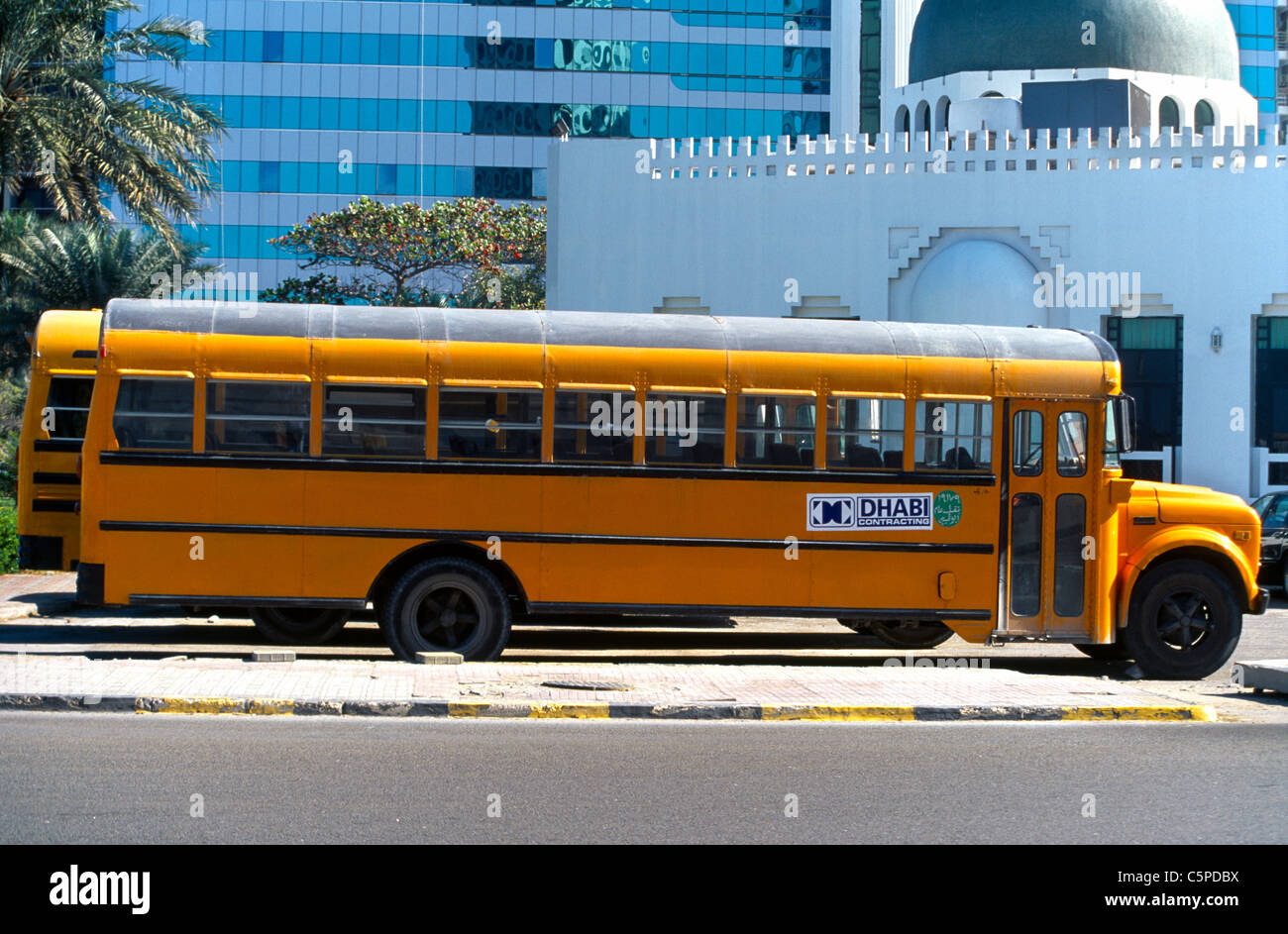 Abu Dhabi UAE School Bus Stock Photo - Alamy