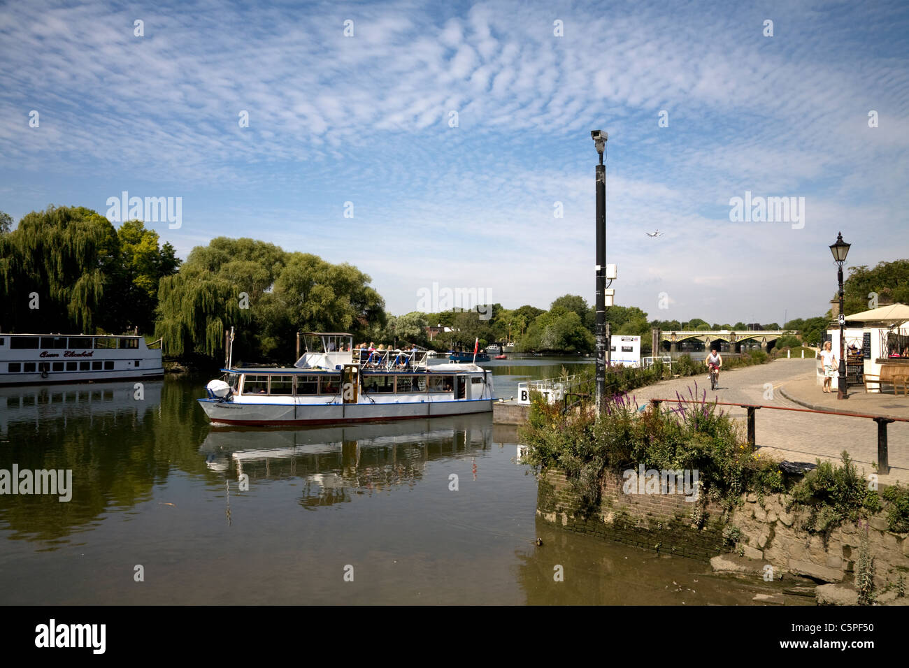 Richmond upon thames surrey hi-res stock photography and images - Alamy