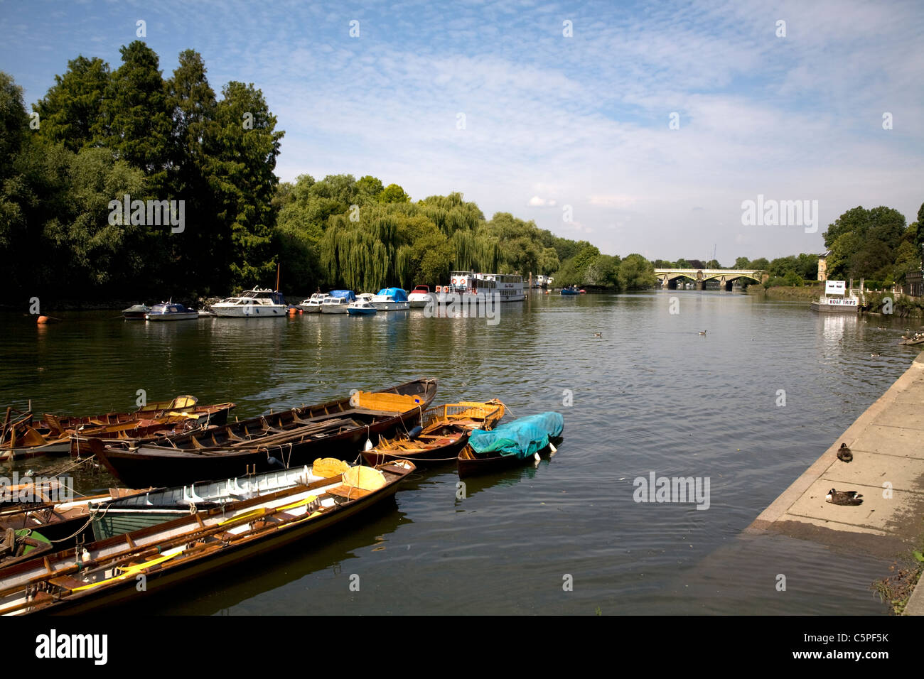 richmond on thames surrey england Stock Photo - Alamy
