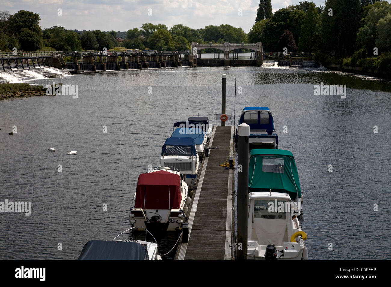 teddington lock river thames teddington middlesex england Stock Photo ...