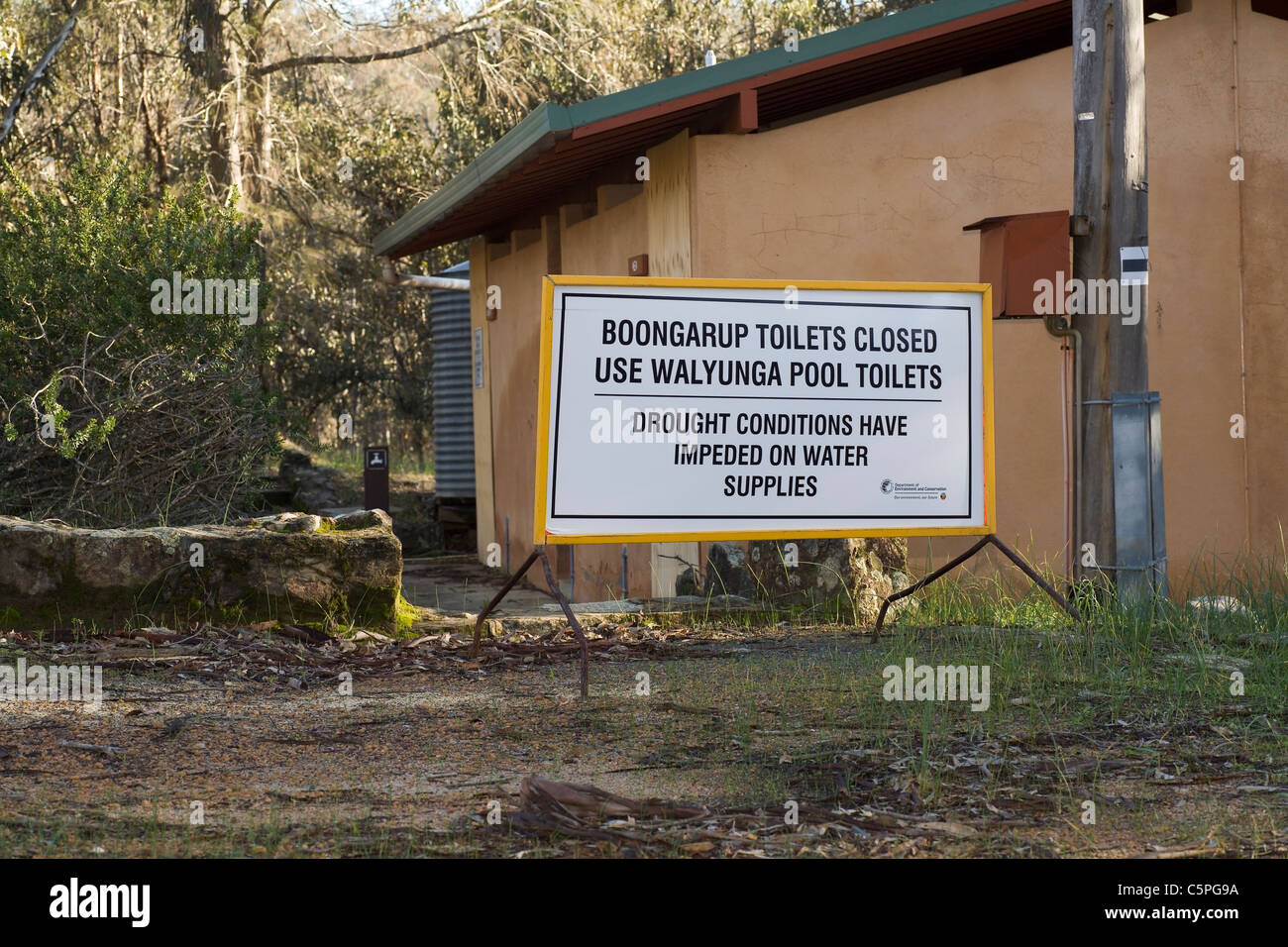 Water shortage sign outside toilets in Walyunga National Park near ...