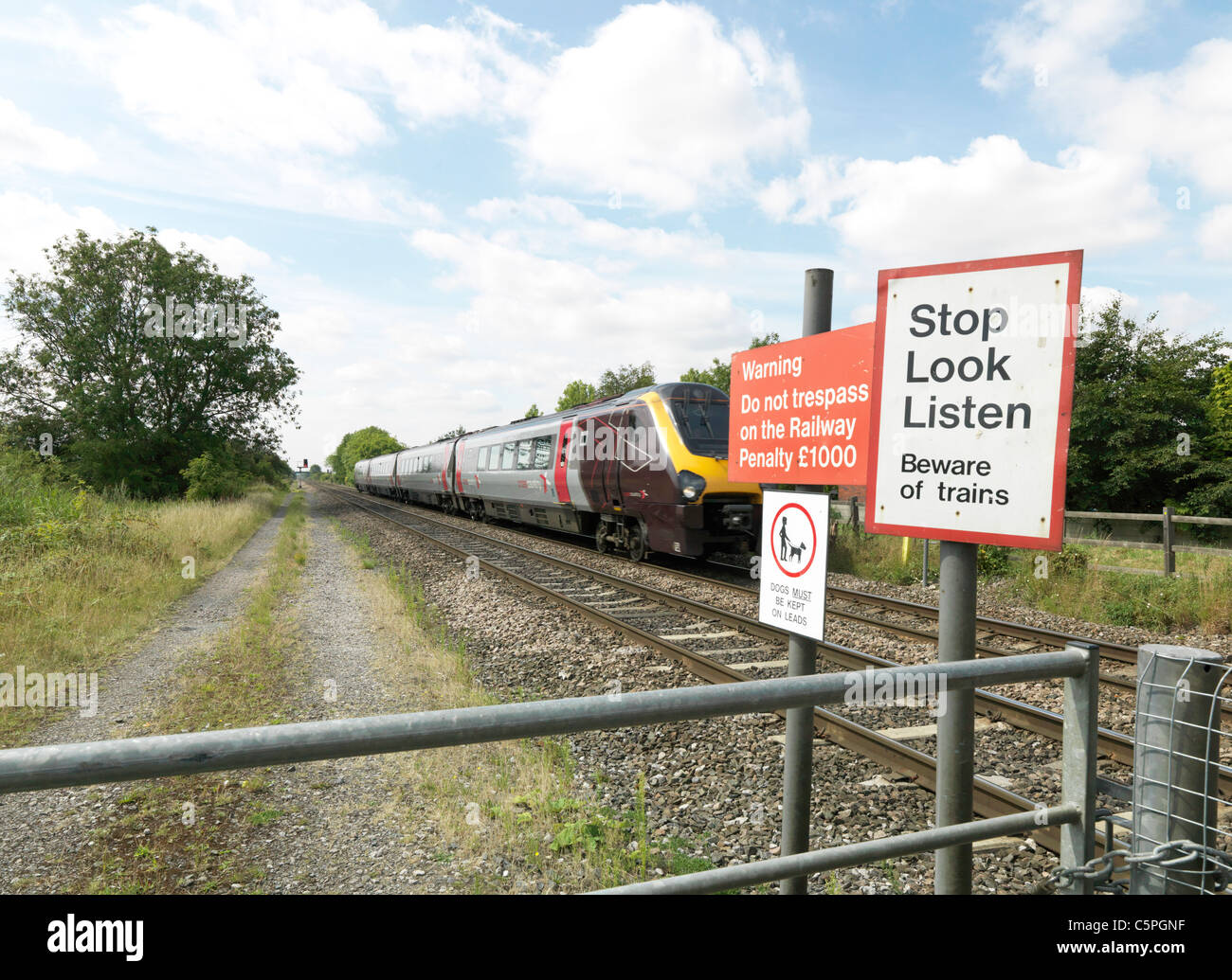High speed 1 train hi-res stock photography and images - Alamy