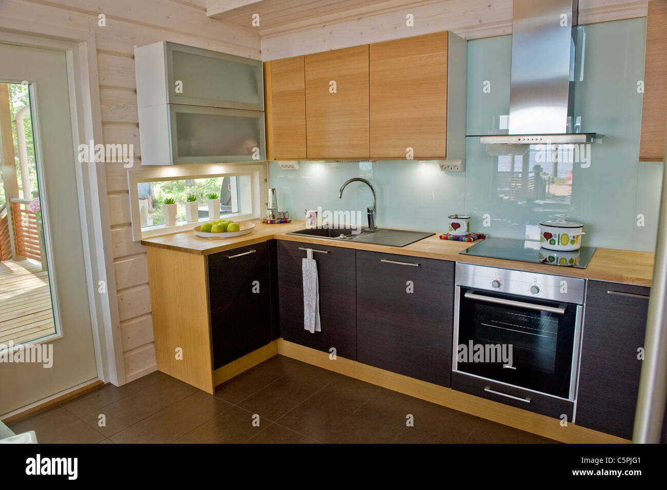 Cottage interior hi-res stock photography and images - Alamy