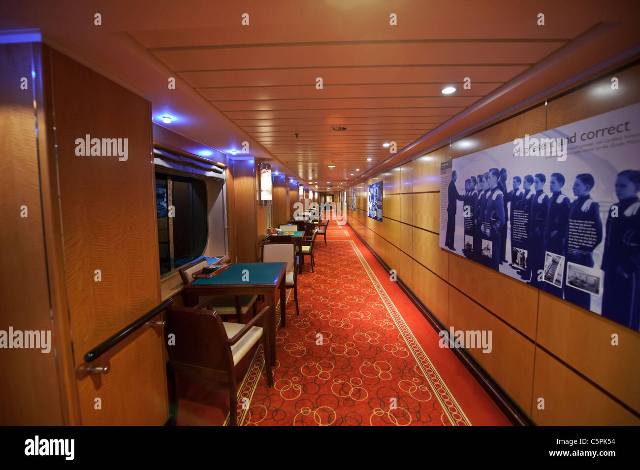 Queen mary ship interior hi-res stock photography and images - Alamy