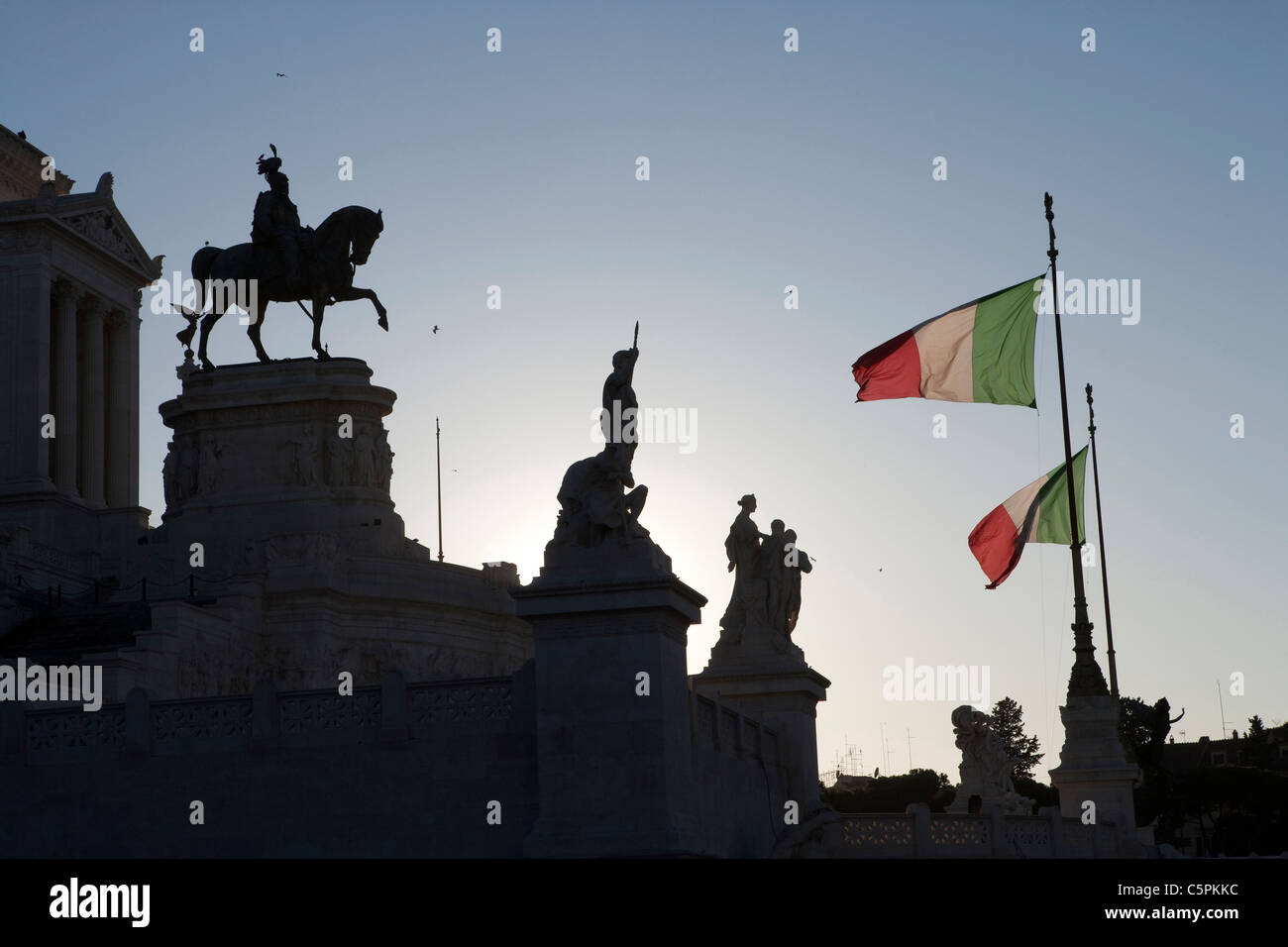 Statues on Terrace "altare della Patria" Monument "Vittoriano" Rome ...