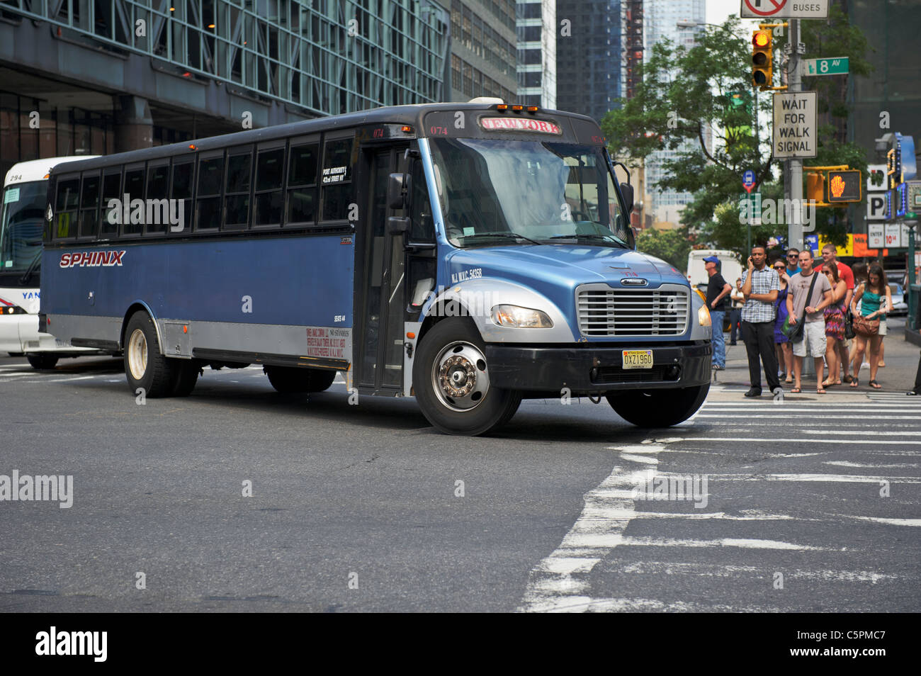 New york city bus hi-res stock photography and images - Alamy