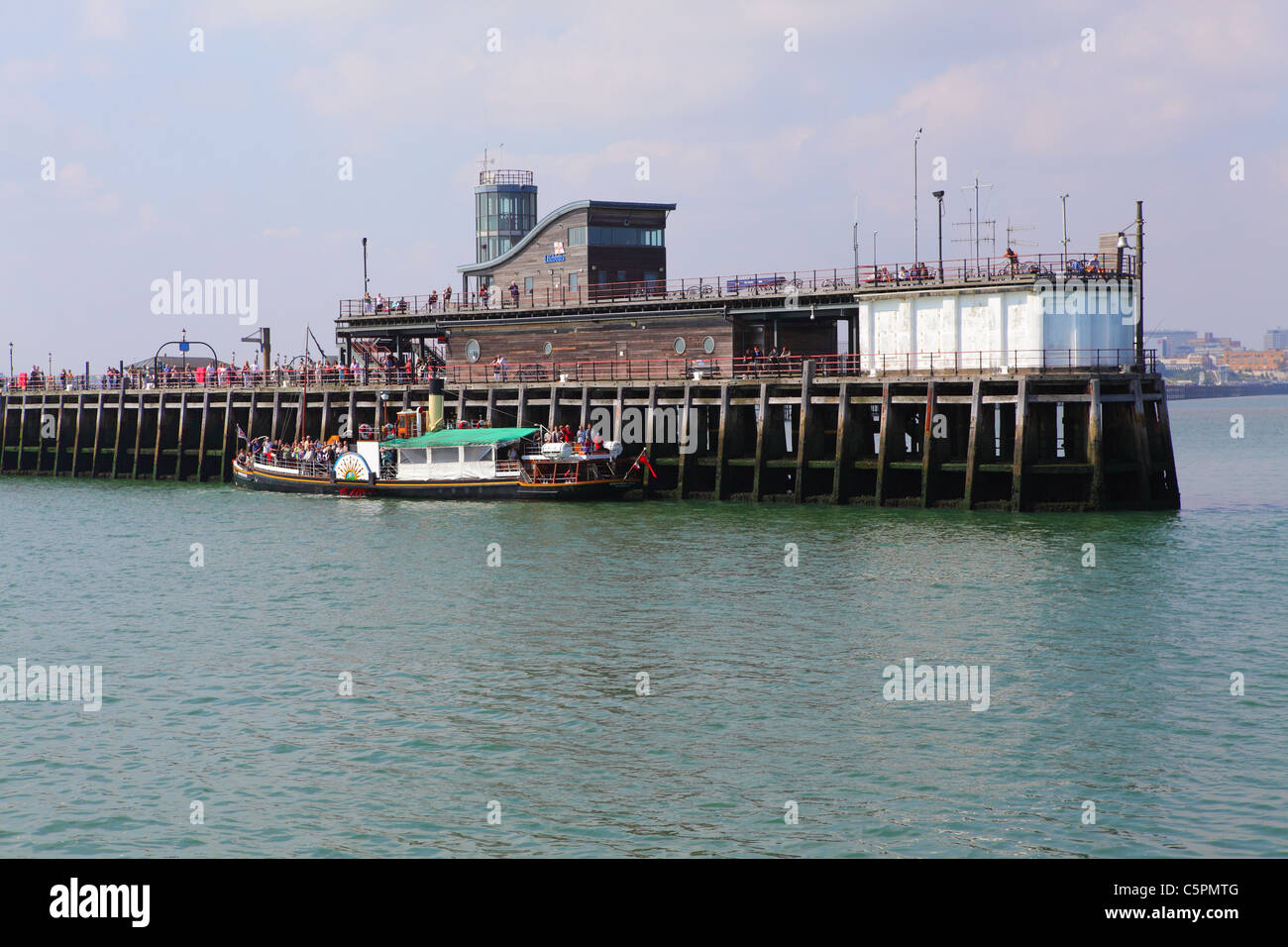 Waverley Paddle Steamer at Southend Pier landing stage, Thames Estuary ...