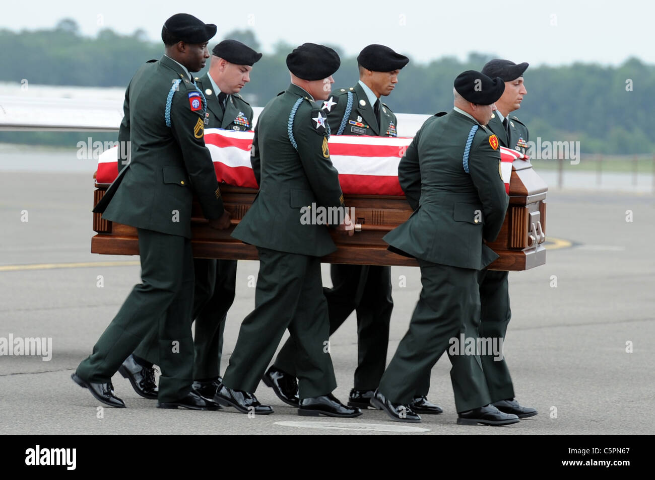 Military funeral casket flag hi-res stock photography and images - Alamy