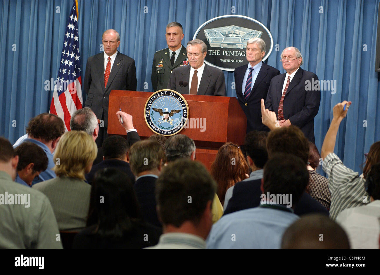 Donald rumsfeld pentagon 911 hi-res stock photography and images - Alamy