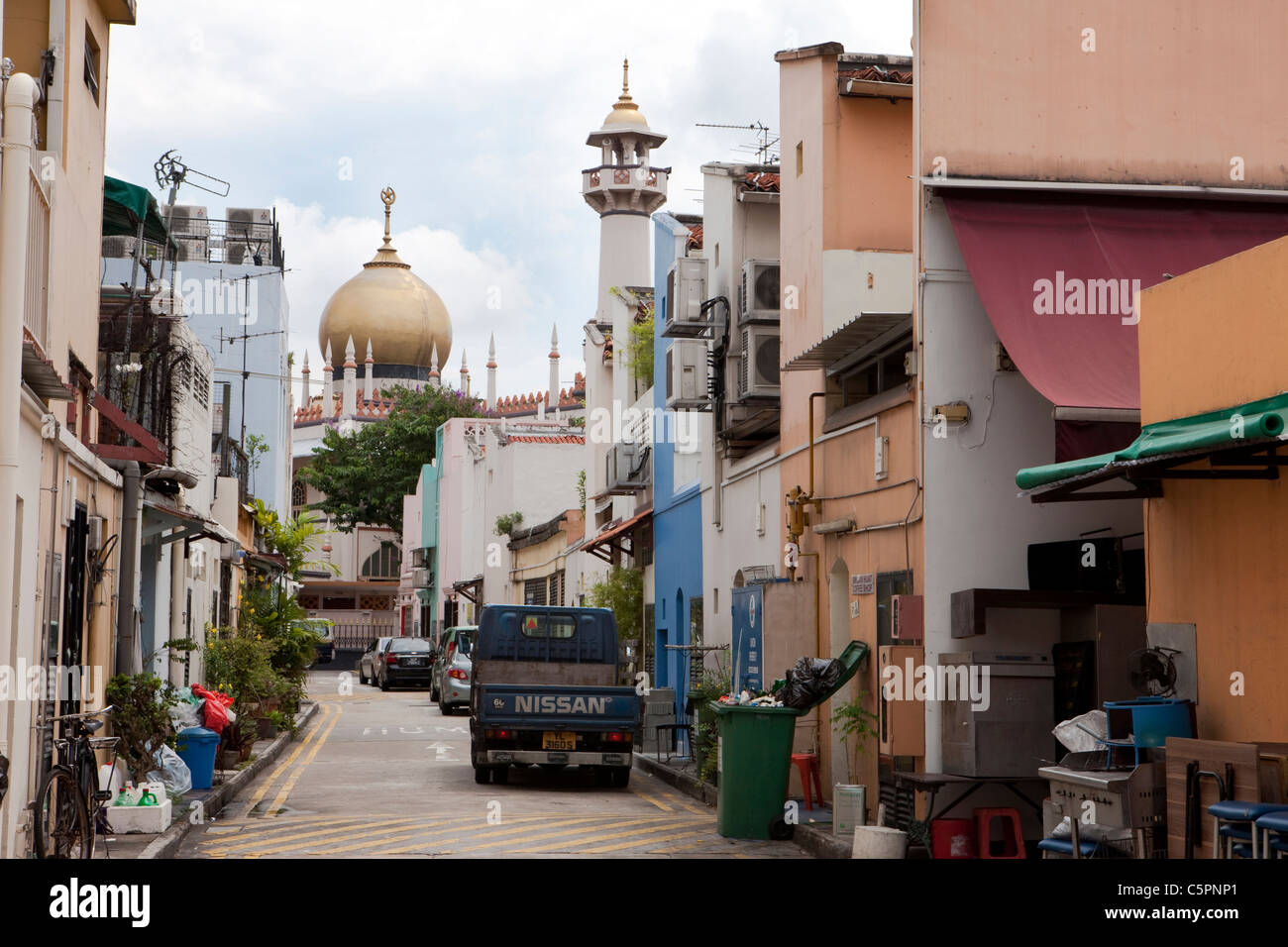 Around Sultan Mosque, Arab Street Area, Singapore Stock Photo - Alamy