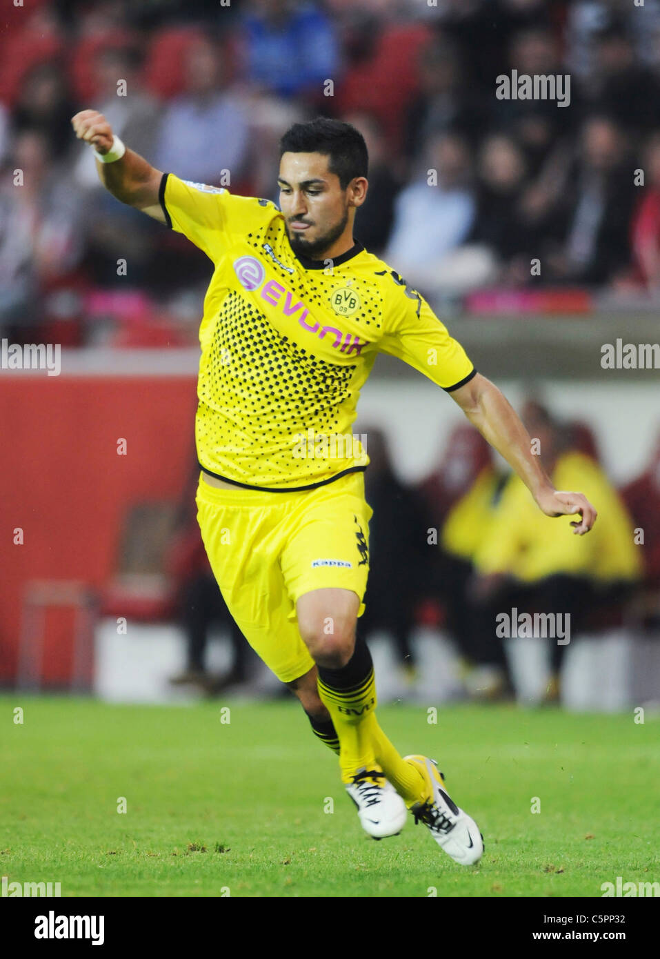 Borussia dortmund gundogan hi-res stock photography and images - Alamy