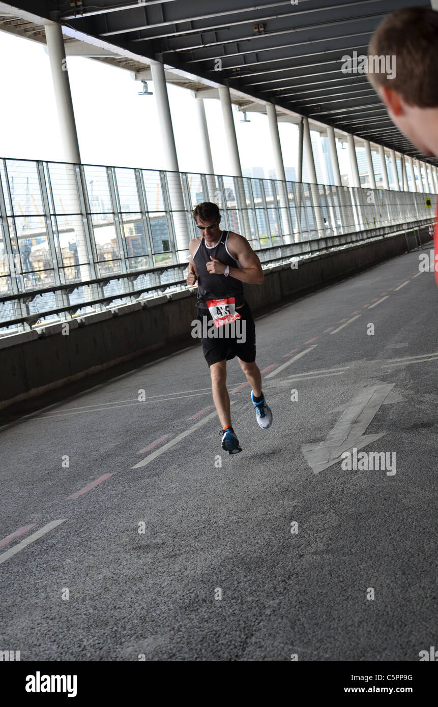 London Triathlon 2011 - Runner Stock Photo - Alamy