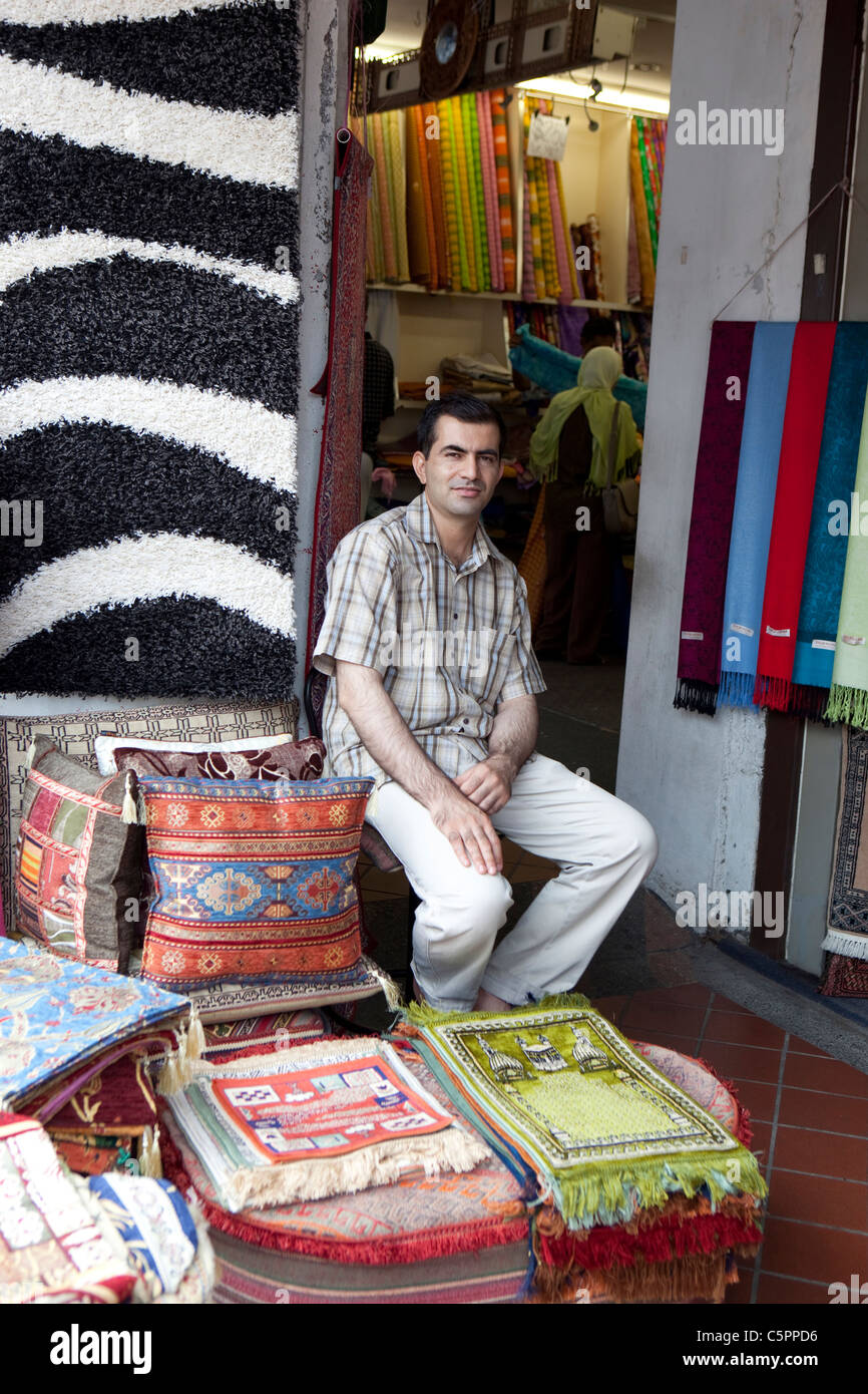 Shop display arab street singapore hi-res stock photography and images ...