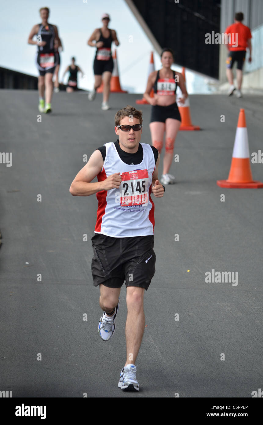 London Triathlon 2011 - Runner Stock Photo - Alamy