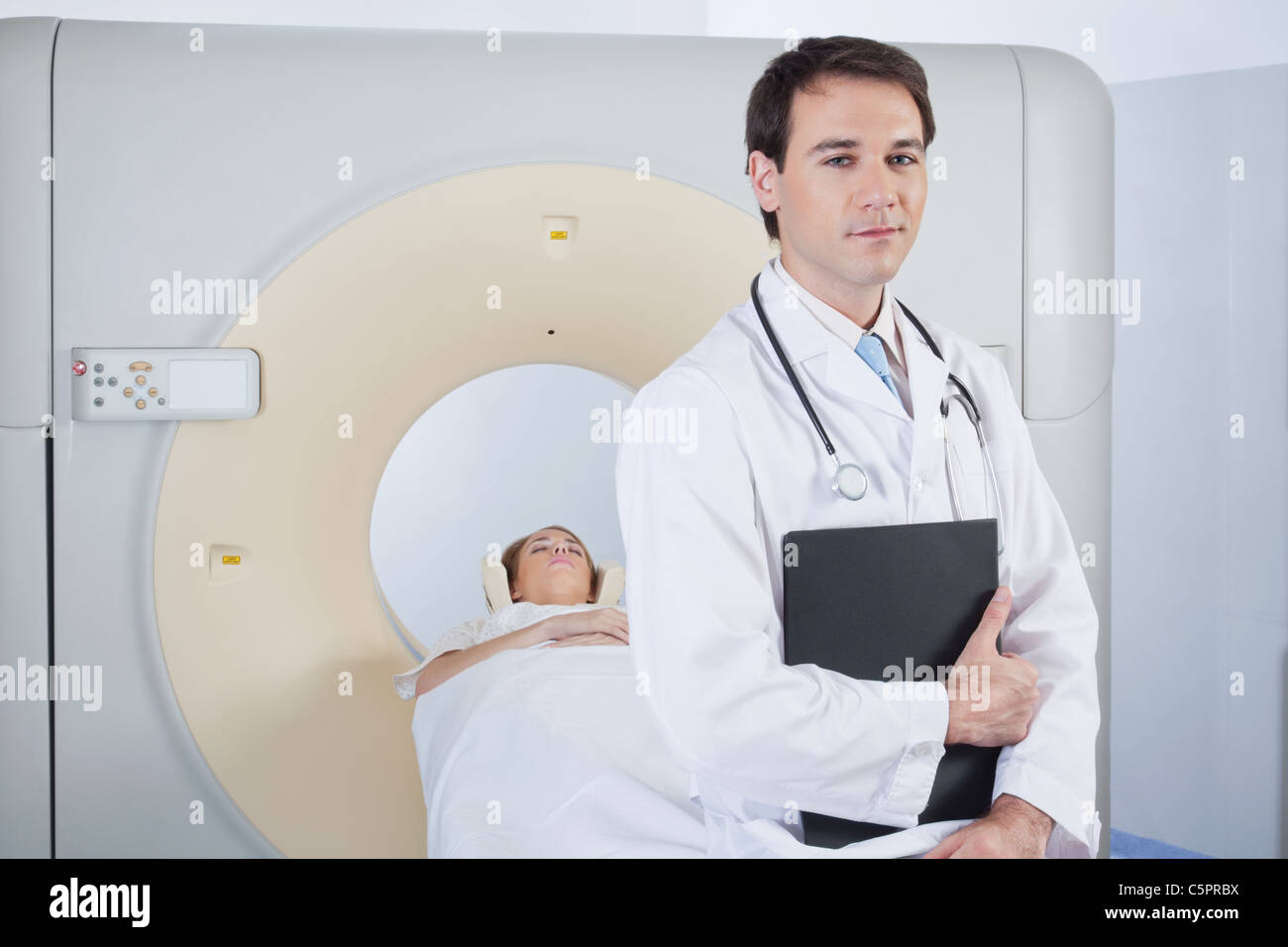 Mri scan machine patient hi-res stock photography and images - Alamy