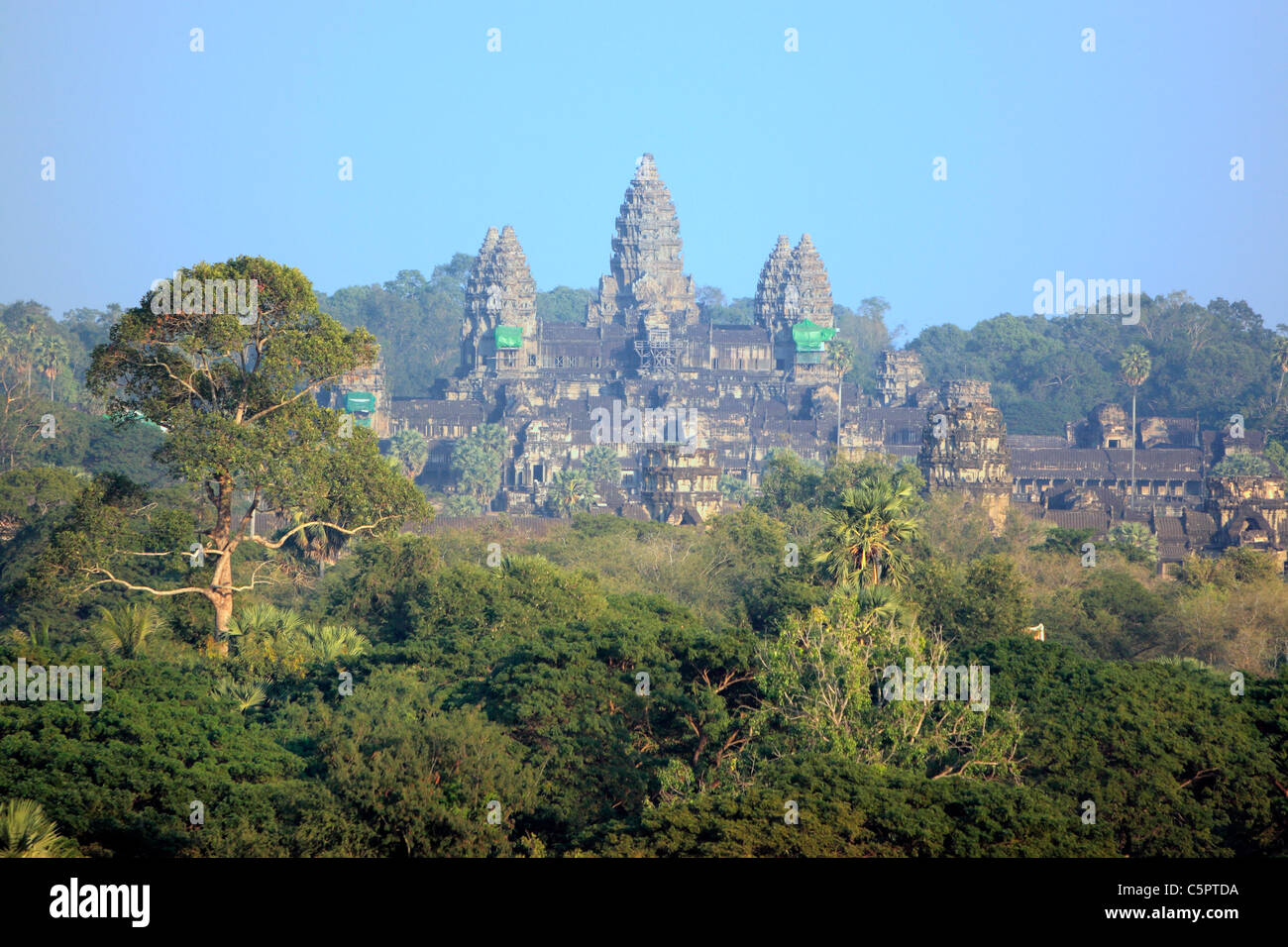 Angkor building hi-res stock photography and images - Alamy