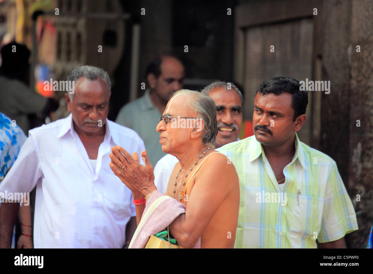 Tamil people hi-res stock photography and images - Alamy