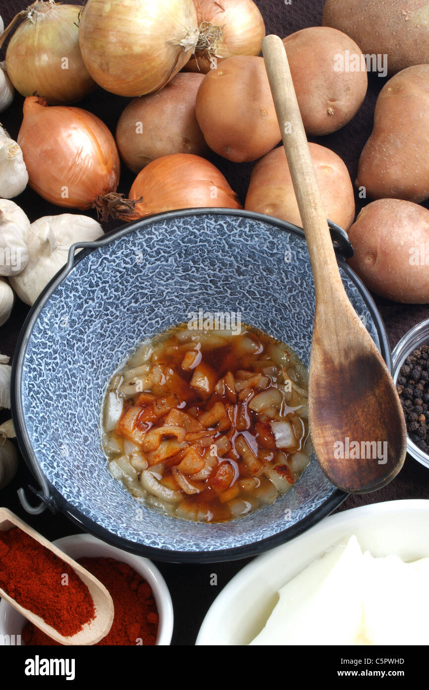 melted lard with onions and paprika powder Stock Photo - Alamy