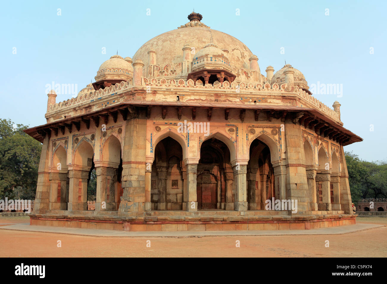 Isa Khan mausoleum (1547), Delhi, India Stock Photo - Alamy