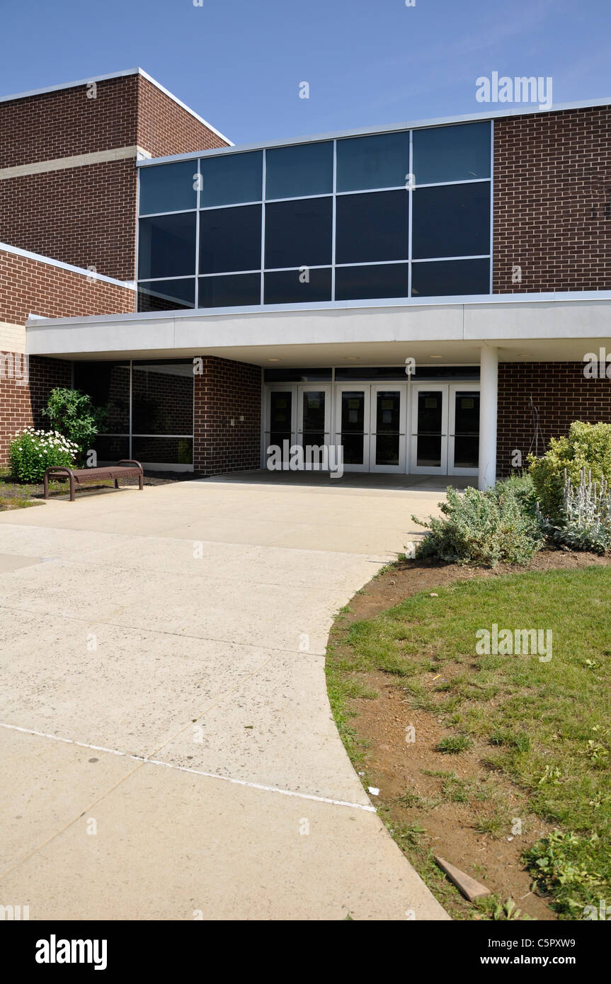 exterior of a modern elementary school Stock Photo - Alamy