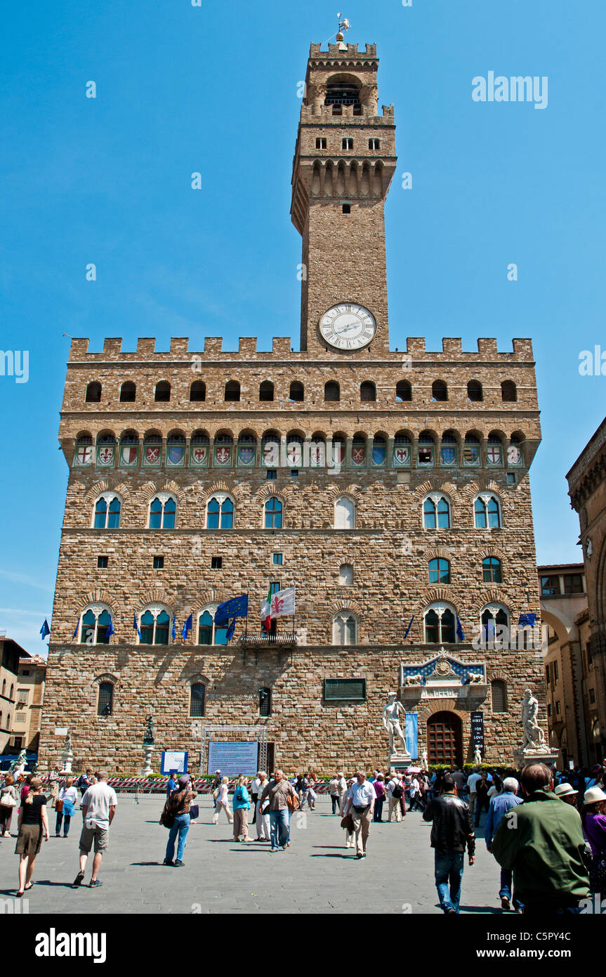 The impressive Romanesque crenelated Palazzo Vecchio which overlooks ...