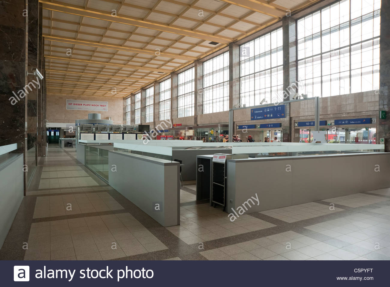 Wien Westbahnhof Stock Photos & Wien Westbahnhof Stock Images - Alamy