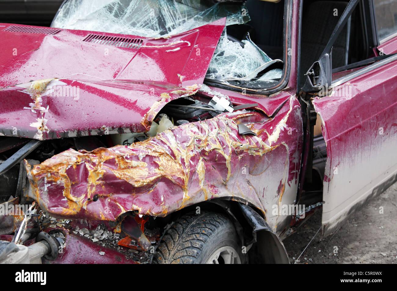 The broken car after road incident Stock Photo - Alamy