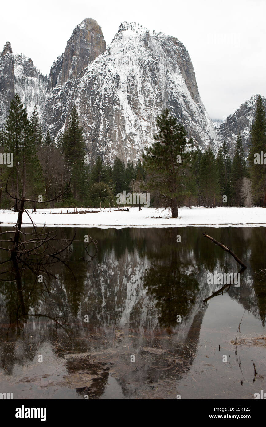 Reflection in the merced river hi-res stock photography and images - Alamy