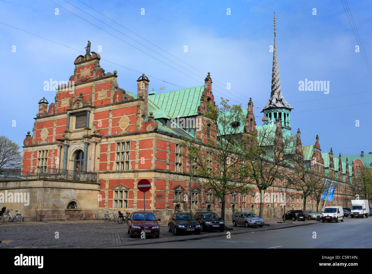 Stock exchange tower hi-res stock photography and images - Alamy