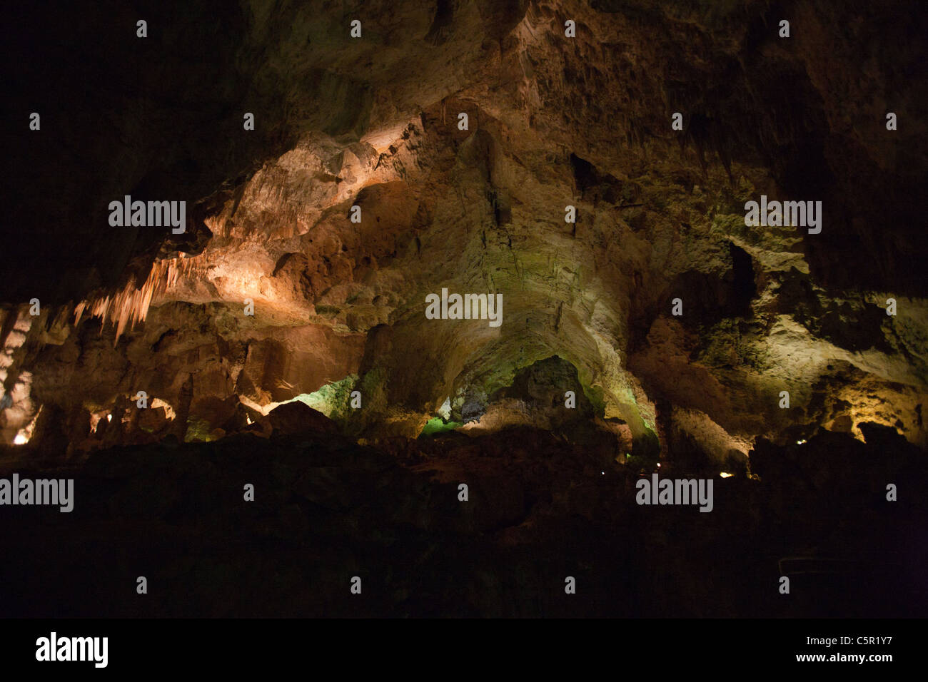 Interior cave formations, Big Room / Hall of Giants, Carlsbad Caverns ...