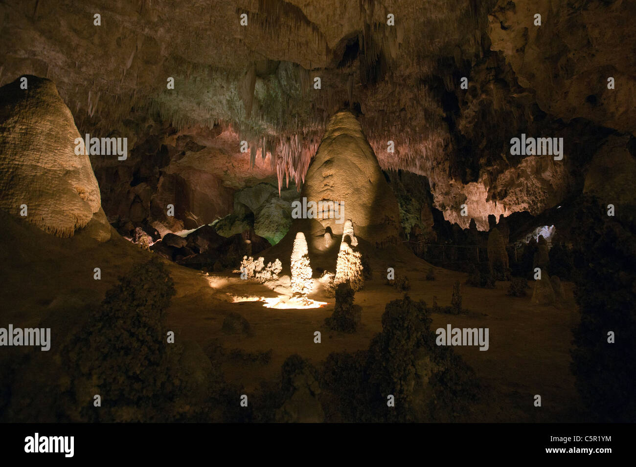 Interior cave formations, Big Room / Hall of Giants, Carlsbad Caverns ...