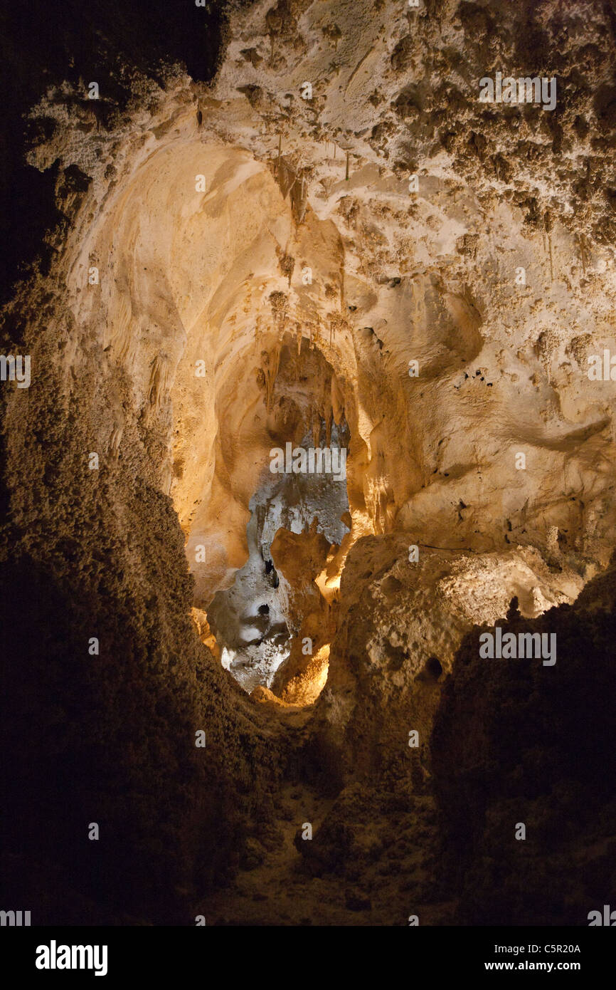 Interior cave formations, Big Room / Hall of Giants, Carlsbad Caverns ...