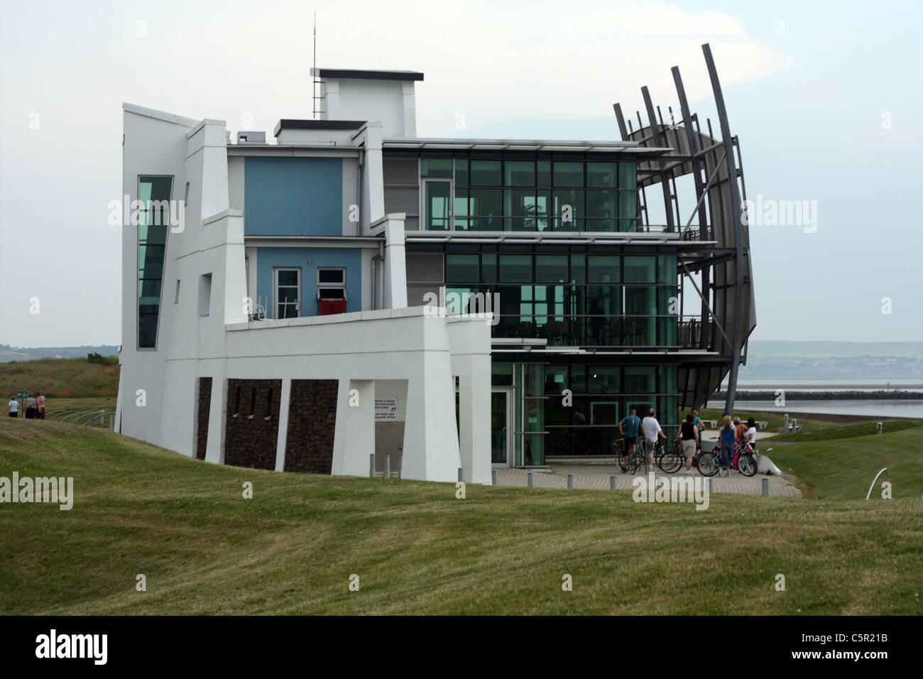 Llanelli beach hi-res stock photography and images - Alamy