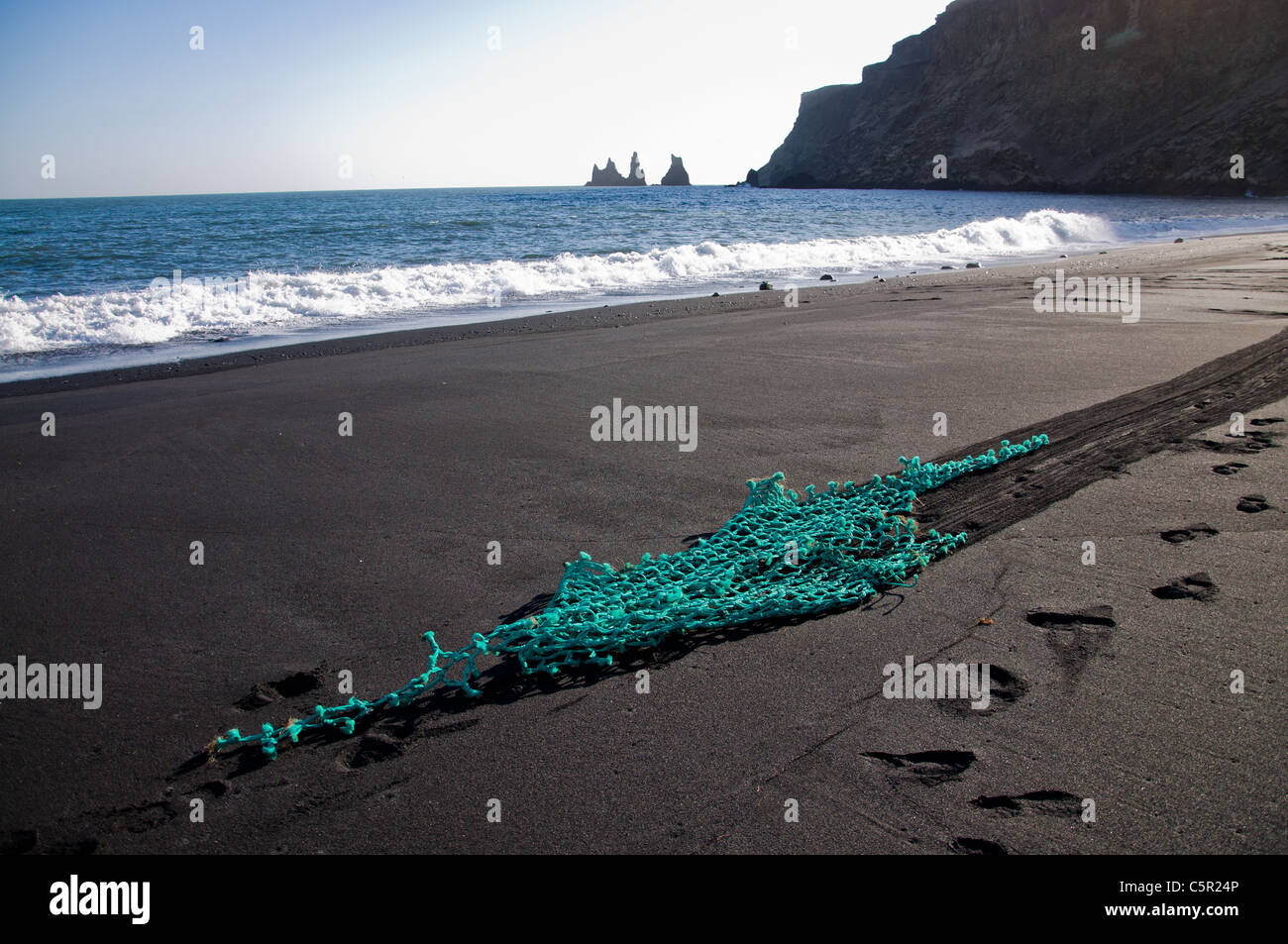 Broken fishing nets on volcanic beach in Vik, Iceland Stock Photo - Alamy