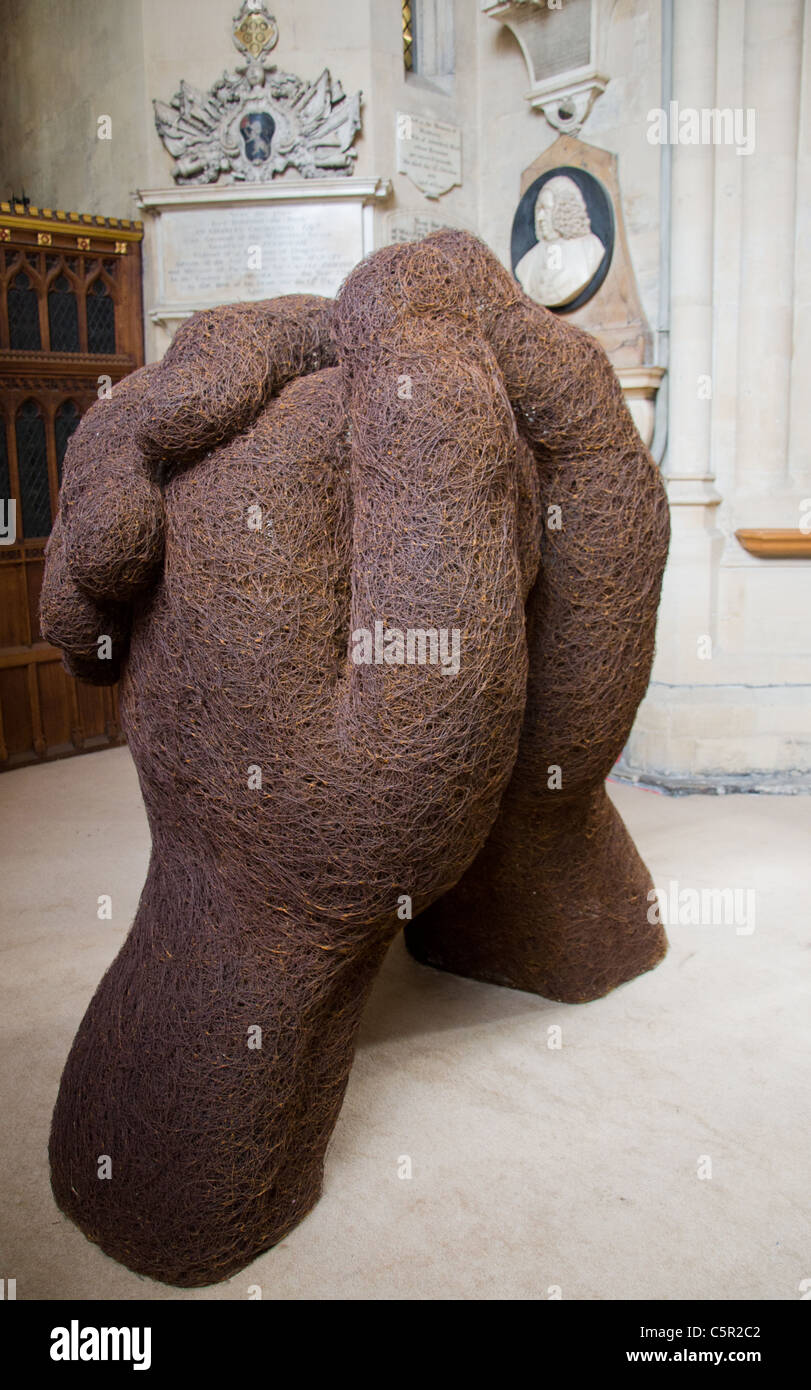 Giant wire clasped hands artwork in Bath, England Stock Photo - Alamy