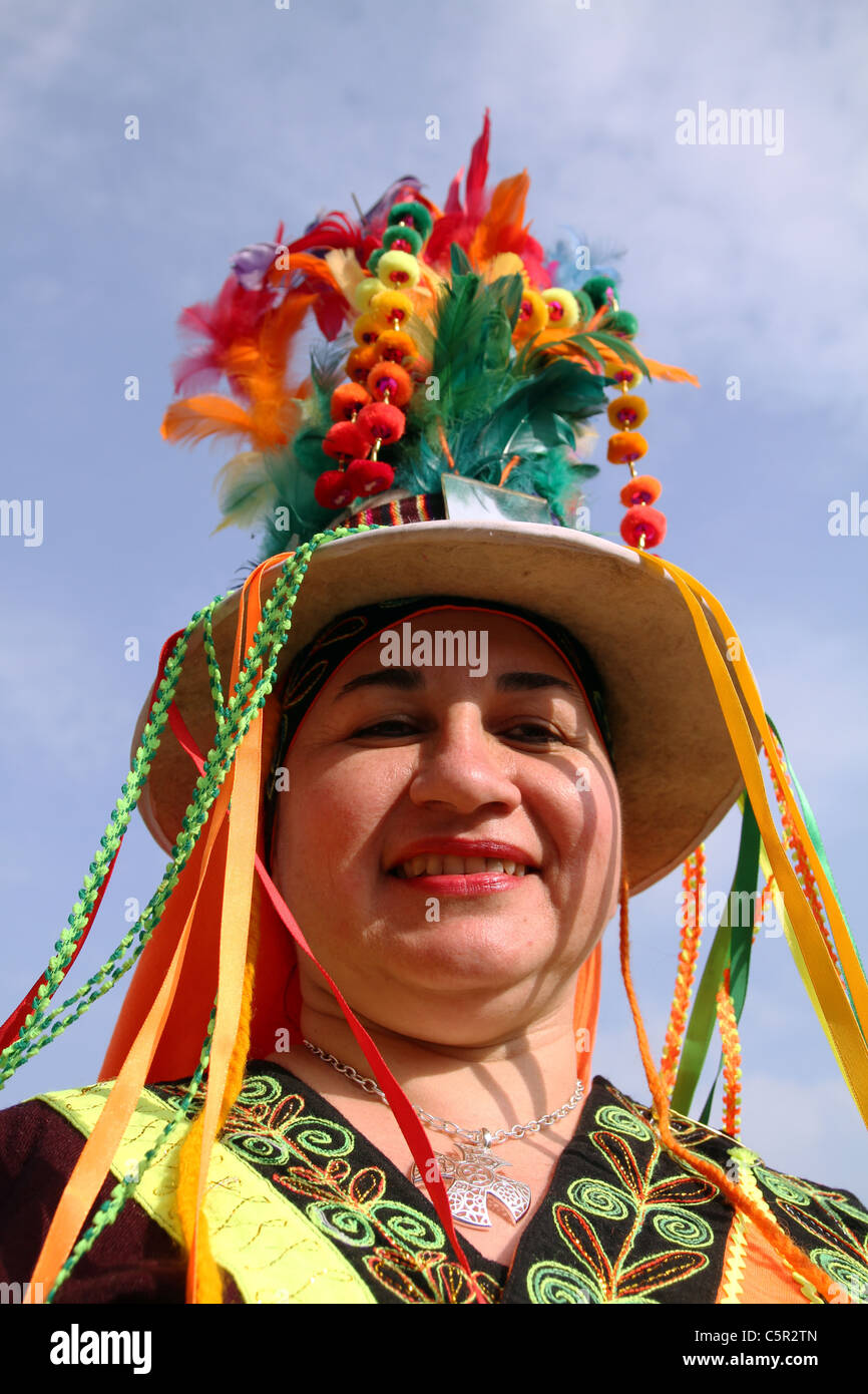 Bolivia native quechua dancer traditional hi-res stock photography and ...