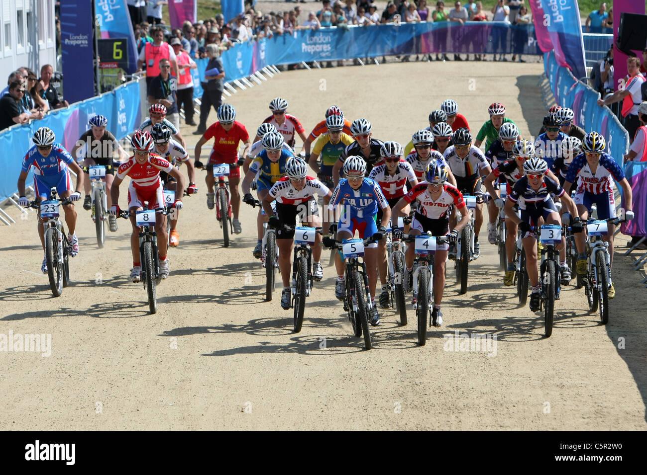 Start of olympics hi-res stock photography and images - Alamy